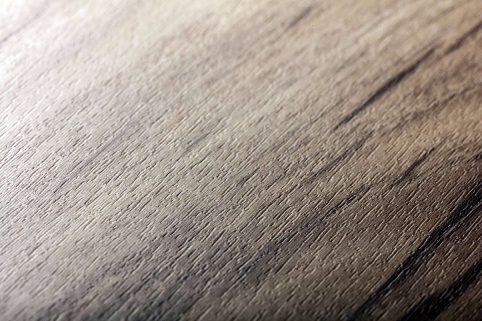 5 opções de pisos vinílicos com textura para complementar a decoração ...